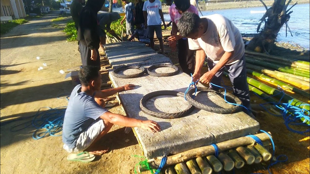 Cara Nelayan Bugis Di Bonepute Membuat Rumpon Ikan - YouTube