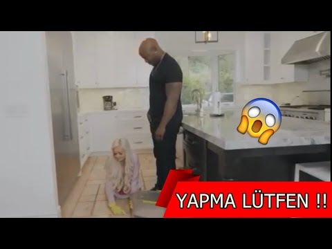IRKÇI ZENCİ, SARIŞIN GÜZEL HİZMETÇİSİNE BAKIN NE YAPIYOR !