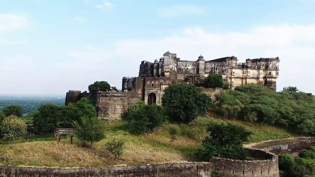 FORT BANEDA - YouTube