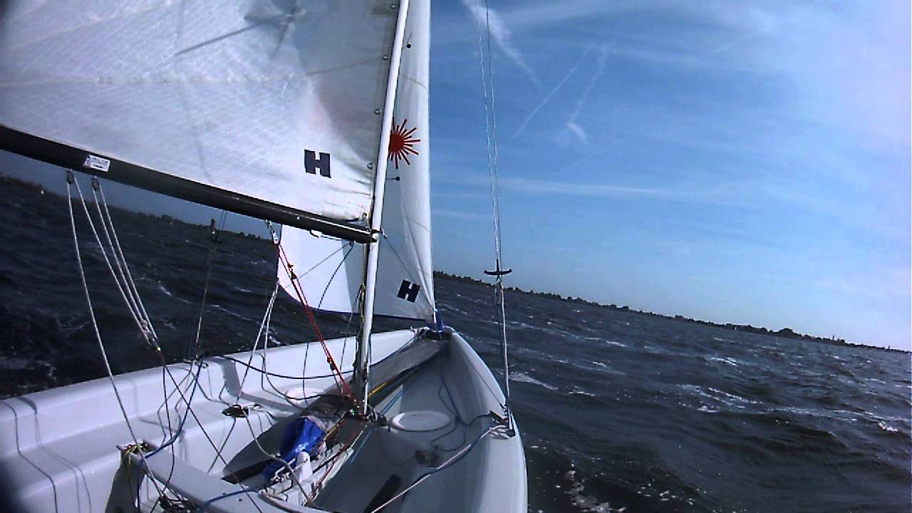 Laser 2000 singlehanded on 18kts wind - YouTube