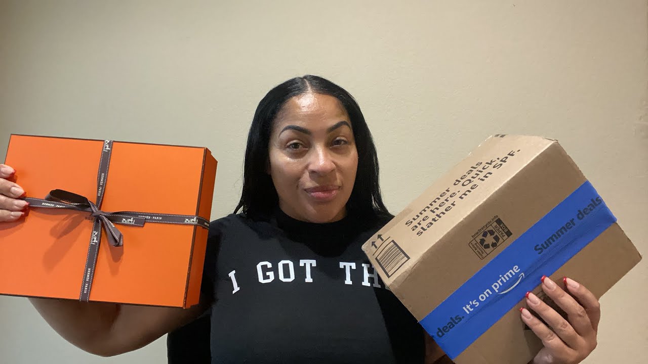 LIVE UNBOXING GIFTS! - YouTube