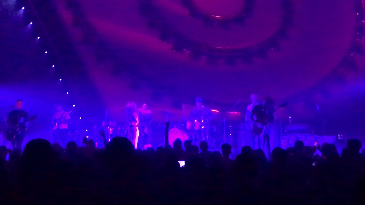 Paramore "Daydreaming" Tour Two (OPENING NIGHT) Jacksonville, Fl 9-6 ...