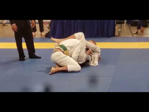 Bryan Lomas vs Sean Voeller - IBJJF Masters World's 2019 - YouTube