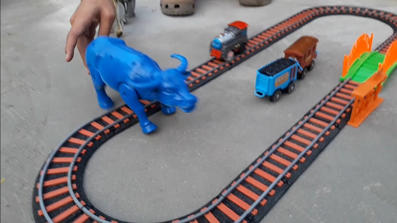 Train VS Cow. - YouTube