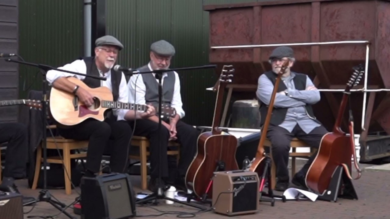 The Ringtons Tea Man - YouTube