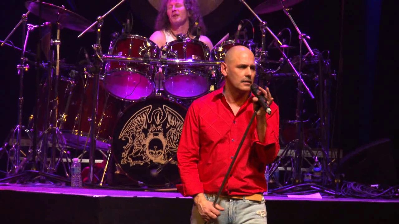NI Queen tribute band Flash Harry Christms concert in Belfast 2016 ...