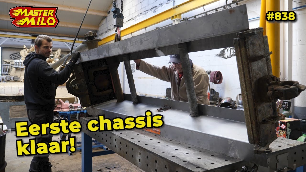 Eerste chassis voor de Volvo BV202 maken! #838 - YouTube