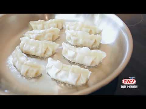 Vici Gyoza Dumplings - Frying in a Pan - YouTube
