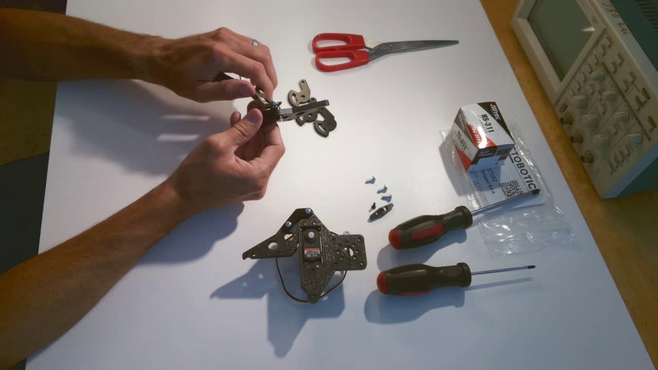 Gripper assembly (5 fps) - YouTube