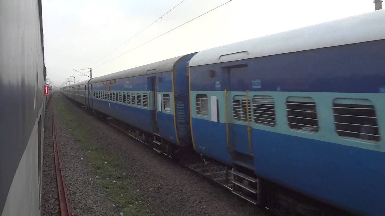 CURVY COROMANDEL EXPRESS MEETS LGD WAP 4 GOWTHAMI EXPRESS - YouTube
