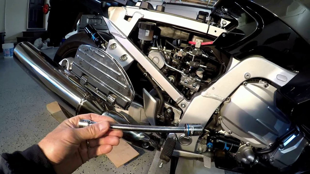 FJR Shock removal - YouTube