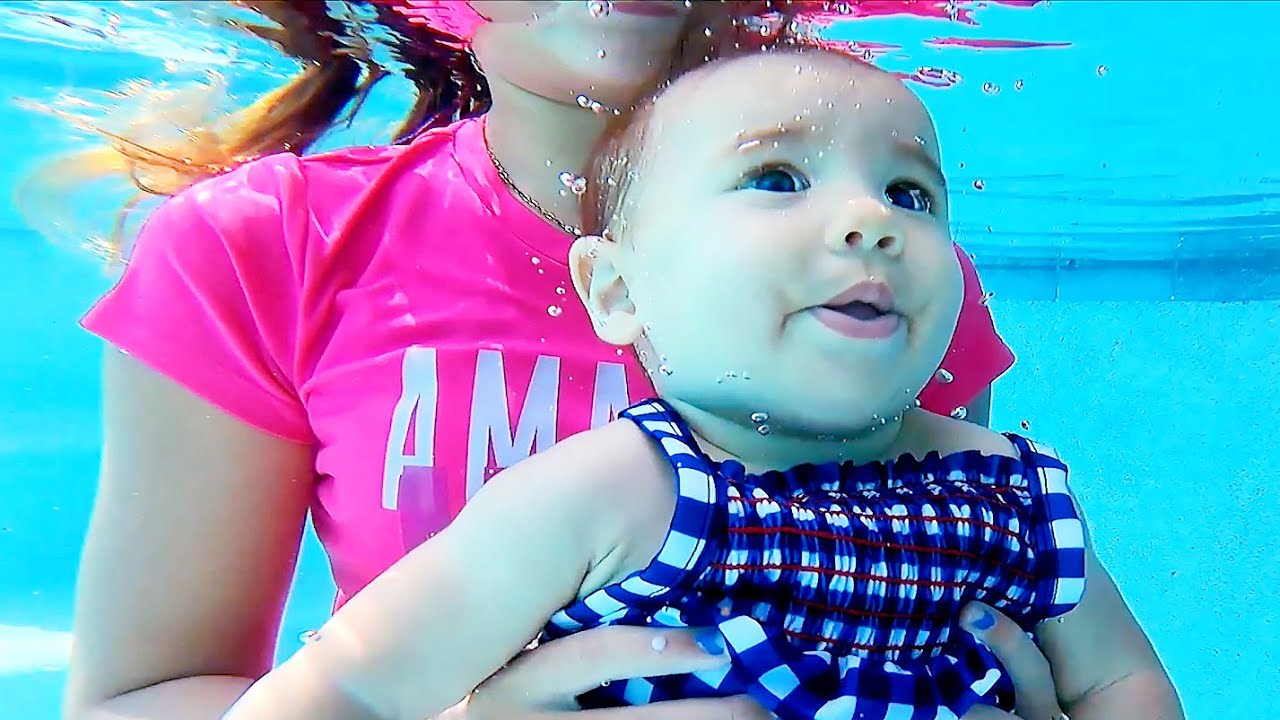 Her First Underwater Swim Lesson! - YouTube