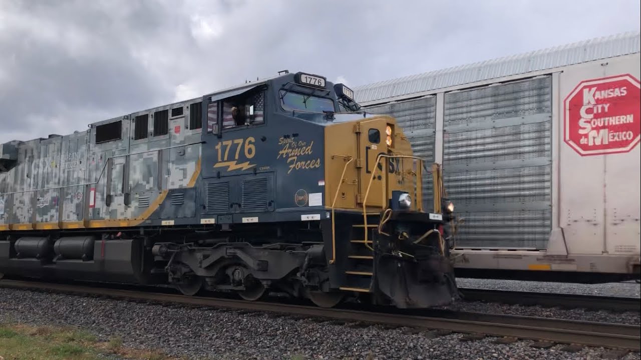 CSX 1776 Sprit of Armed Forces gives a horn show - YouTube