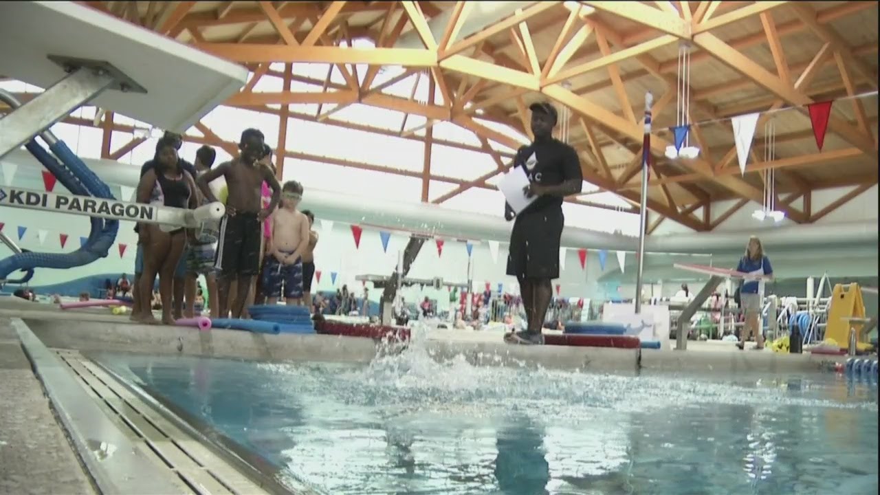 World's largest swim lesson - YouTube