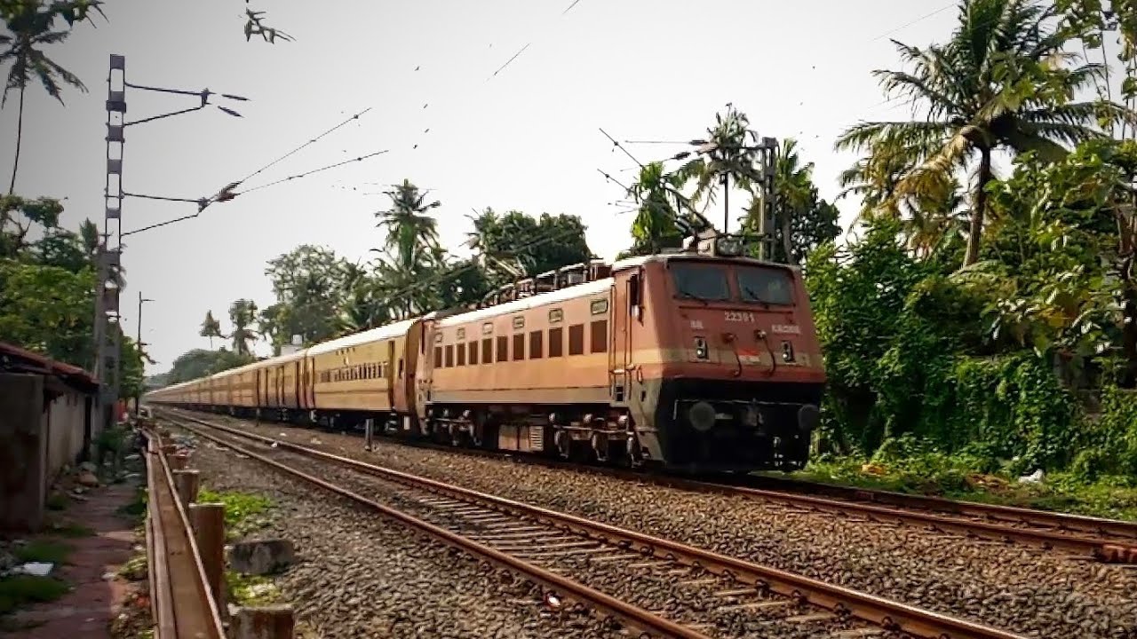 16724 Kollam - Chennai Egmore Ananthapuri Express - YouTube