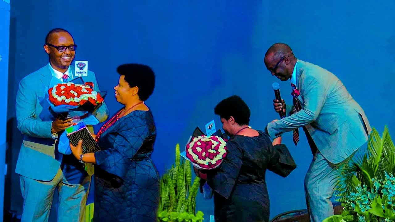 💞💞 ATUNGUYE UMUGOREWE MUGITERANE MBEGA BYIZA PASTER EDMON KUVA IBURUNDI ...