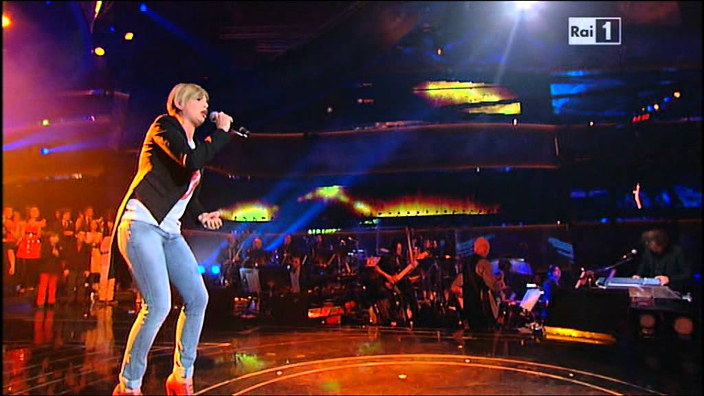 Emma @ Ti lascio una canzone 2011 - Tra passione e lacrime - YouTube