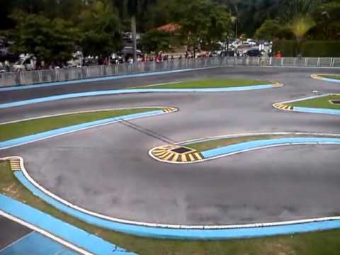 Team Magic E4JS running at Tasik Titiwangsa Track - YouTube