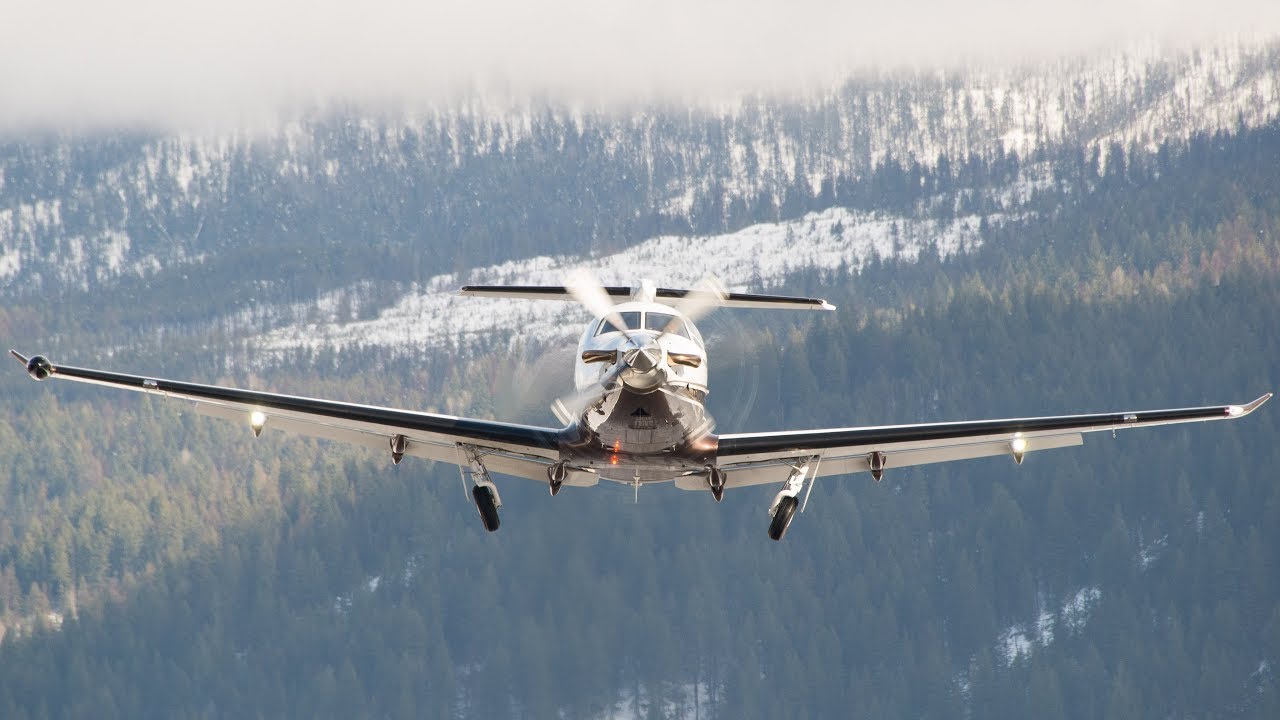 Pilatus PC-12 Takeoff - YouTube