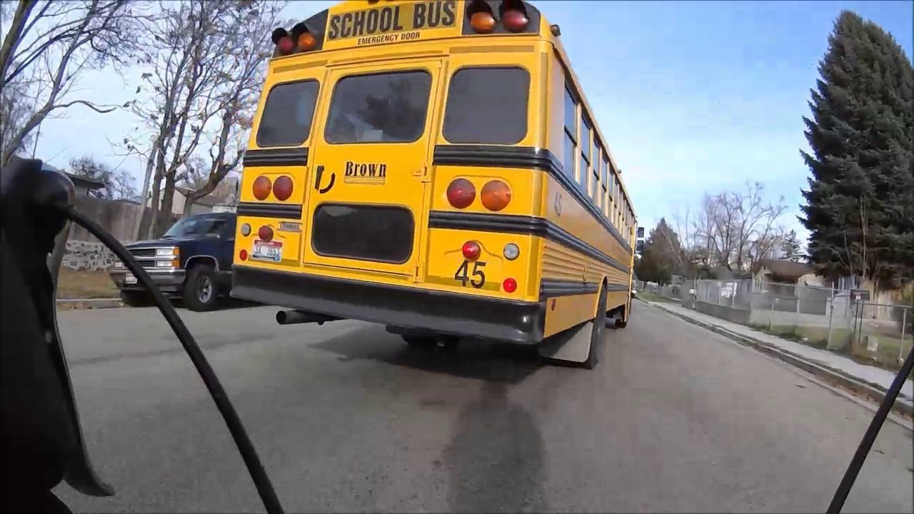 Bus pulling out in front of me on 14th Ave N - YouTube