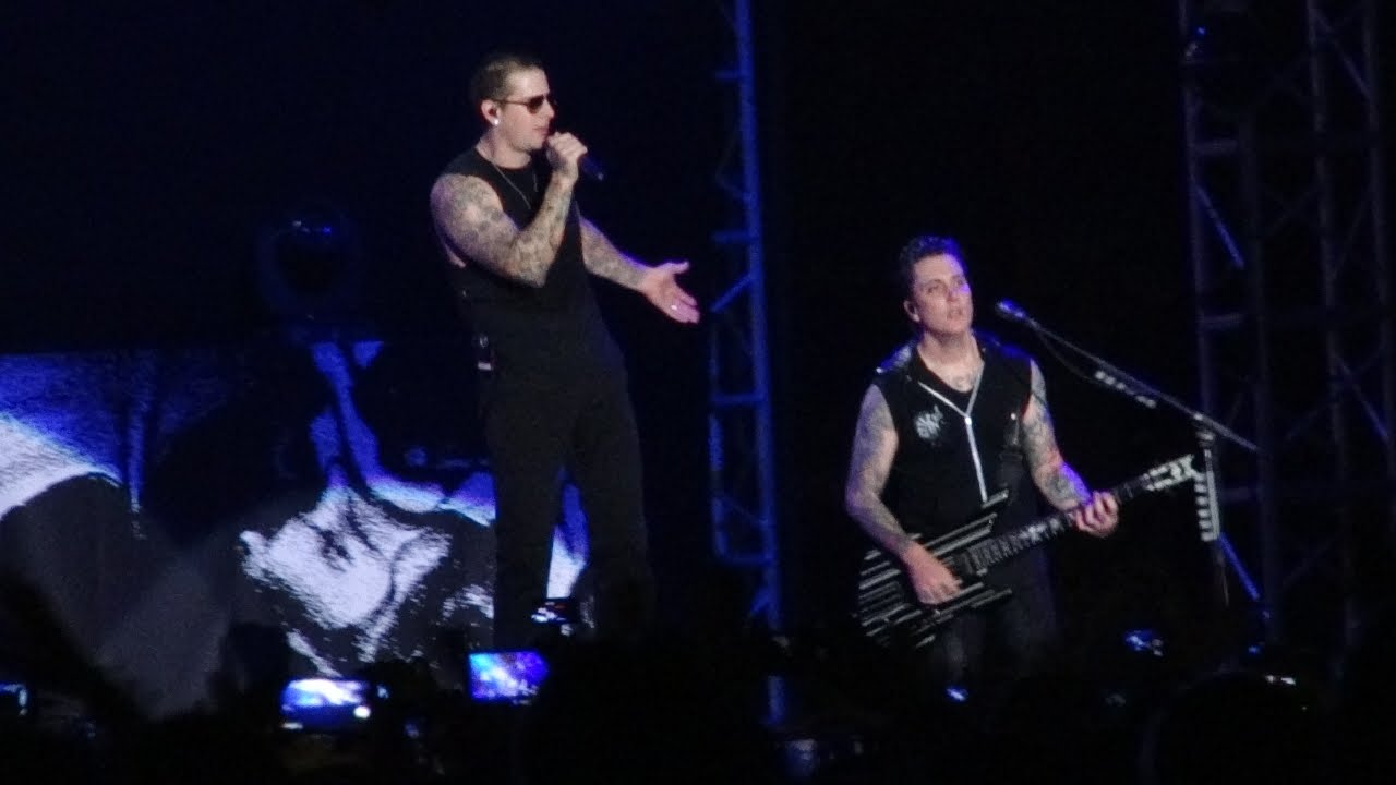 A7X AVENGED SEVENFOLD - AFTERLIFE live in Jakarta, Indonesia 2015 - YouTube