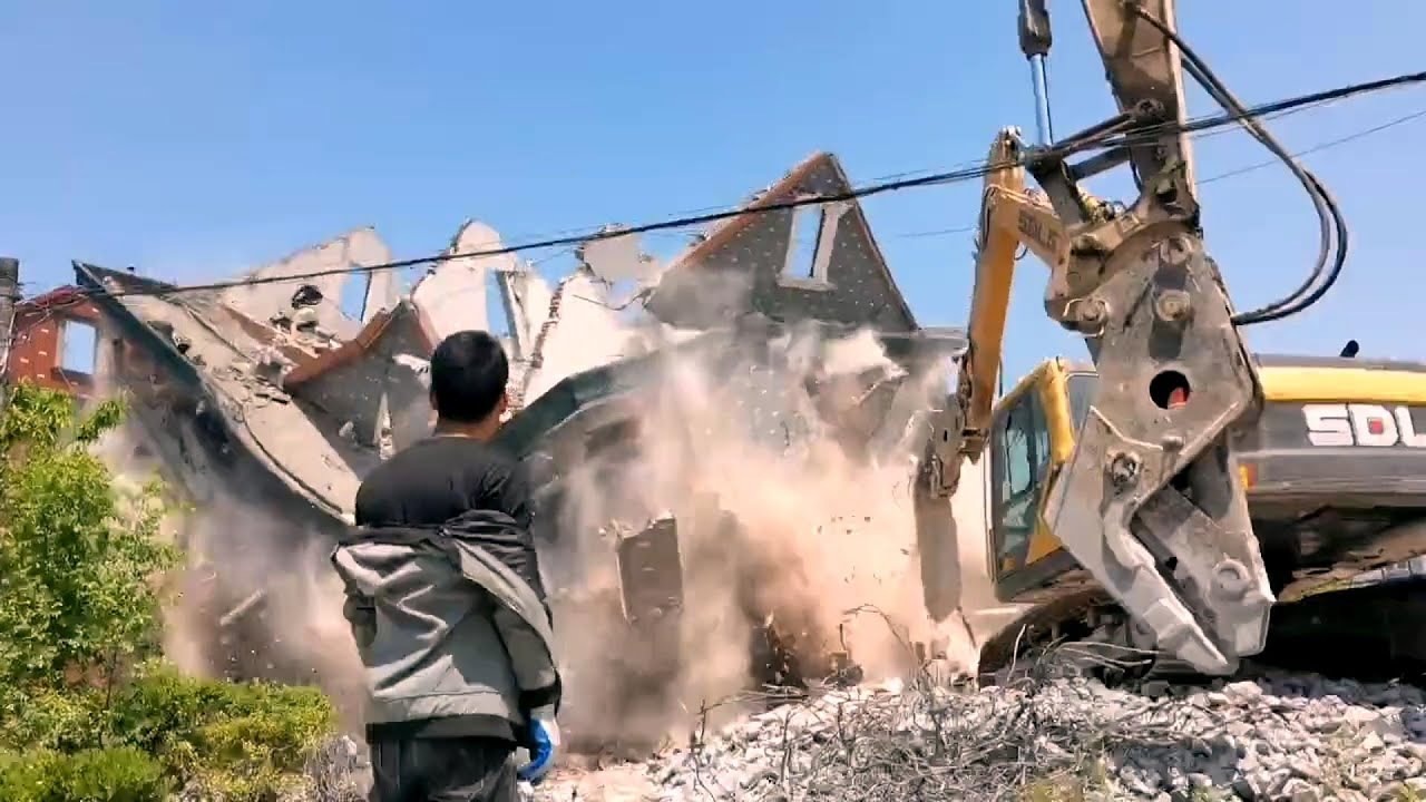 House Removal | Demolish the Villa to clear day9 - YouTube