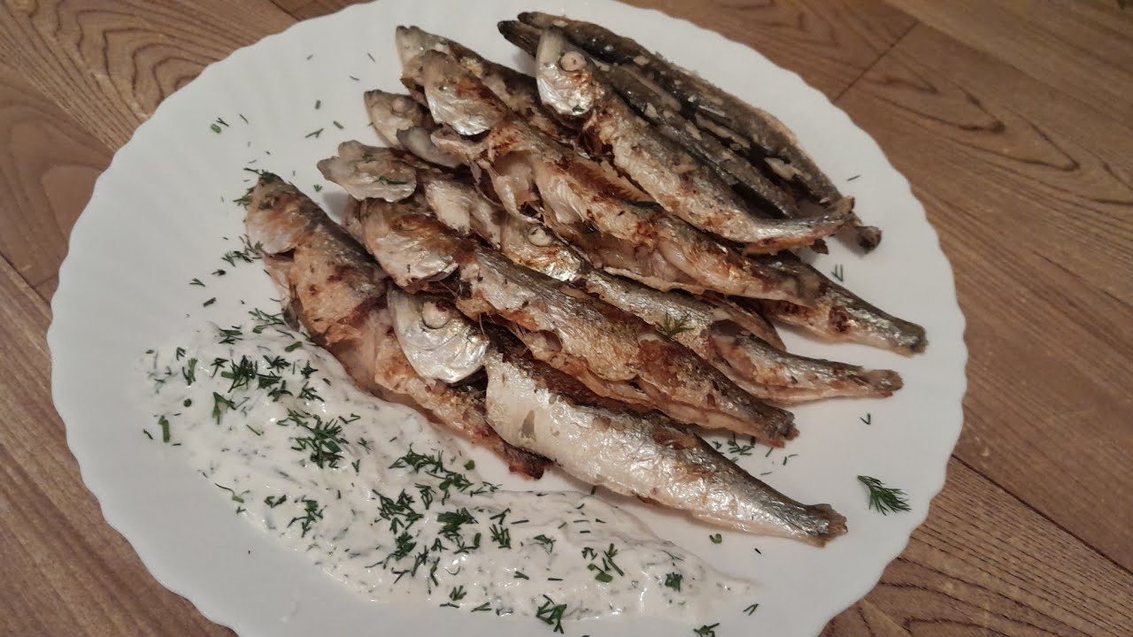 Baby-hering la gril cu sos de usturoi😃Monik Cooking - YouTube