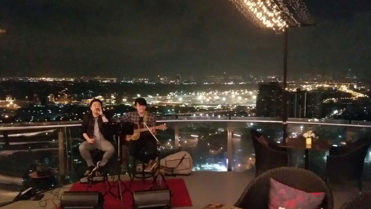 Cielo Sky Bar on 46th Floor - YouTube
