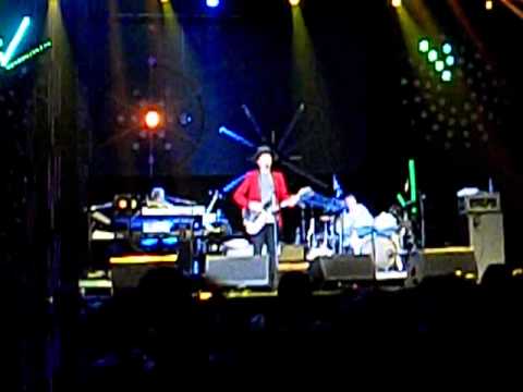 Beck - Gamma Ray @ Planeta Terra Festival - YouTube