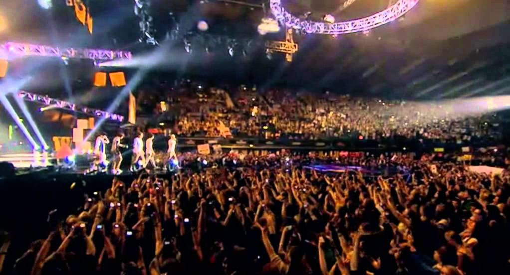 One Direction is Performing at KCA 2012 - YouTube