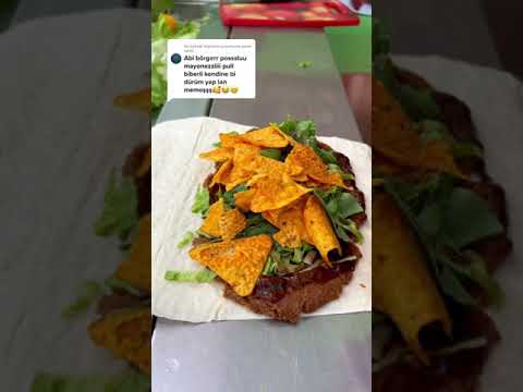 Çiğköfteci Mehmet’in Kendine Yaptığı Burgerr Posslu Pul Biberli Dürüm ‼️😍