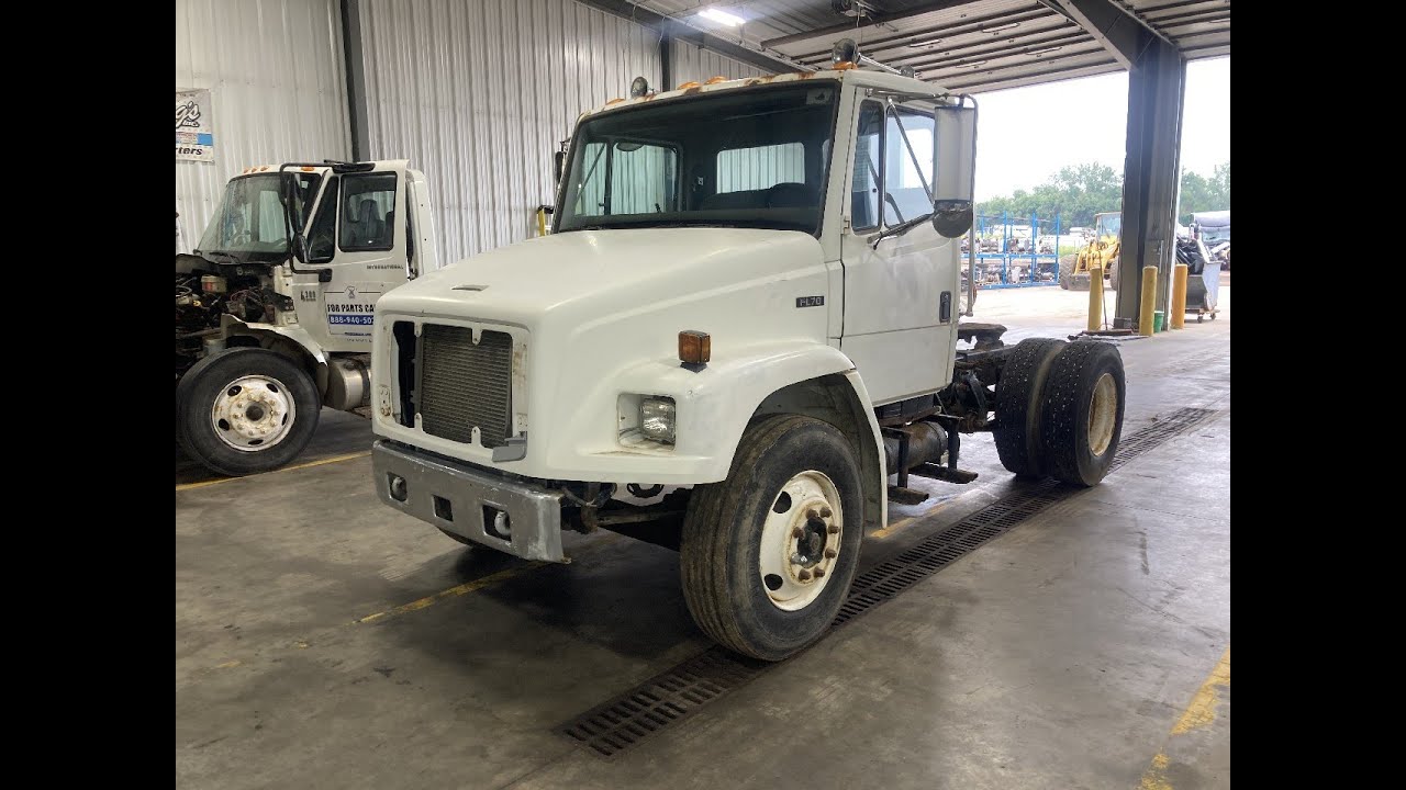 1999 Freightliner FL70 - Parts Unit 99WH424 - YouTube