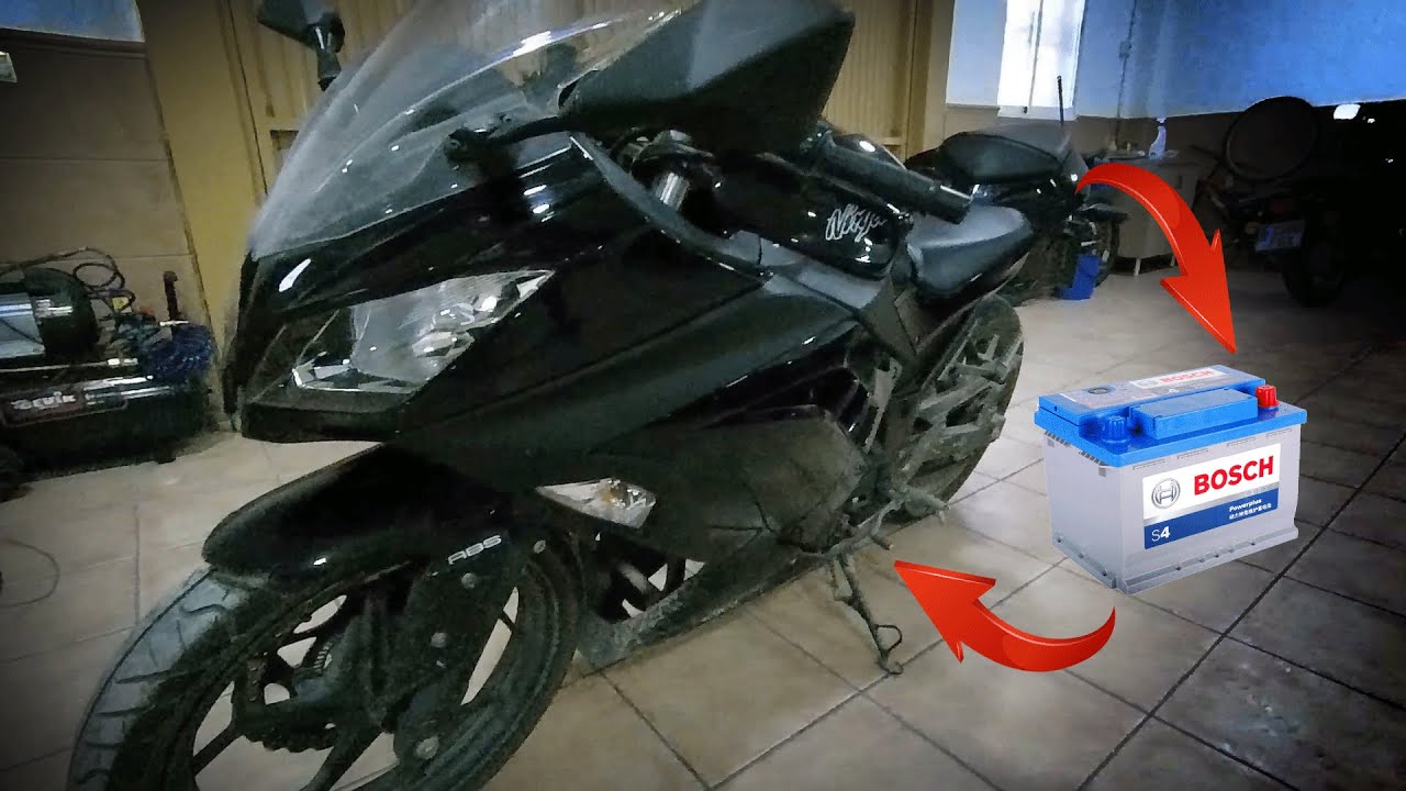 CAMBIO DE BATERÍA NINJA 300. Battery Removal. - YouTube