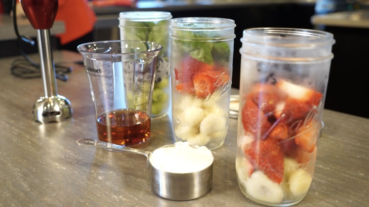 Mason Jar Smoothies (In the Kitchen: Healthy Breakfast) - YouTube