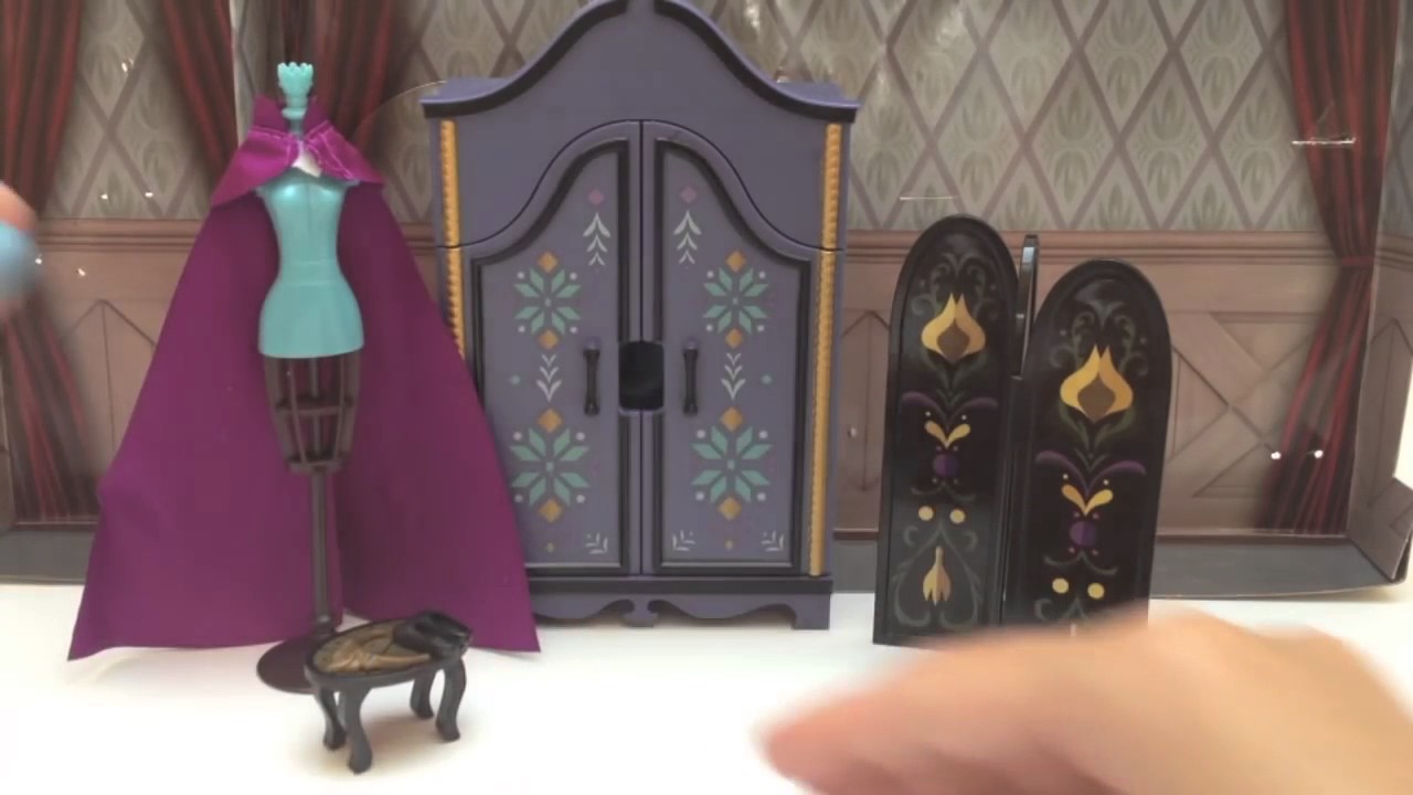 FROZEN Elsa Wardrobe Set Costume Kit Furniture Outfits Shoes Clothing ...