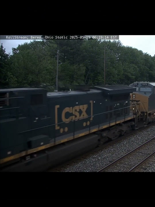 CSX 3018, 495 and 7272 in Berea, OH @Railstream - YouTube