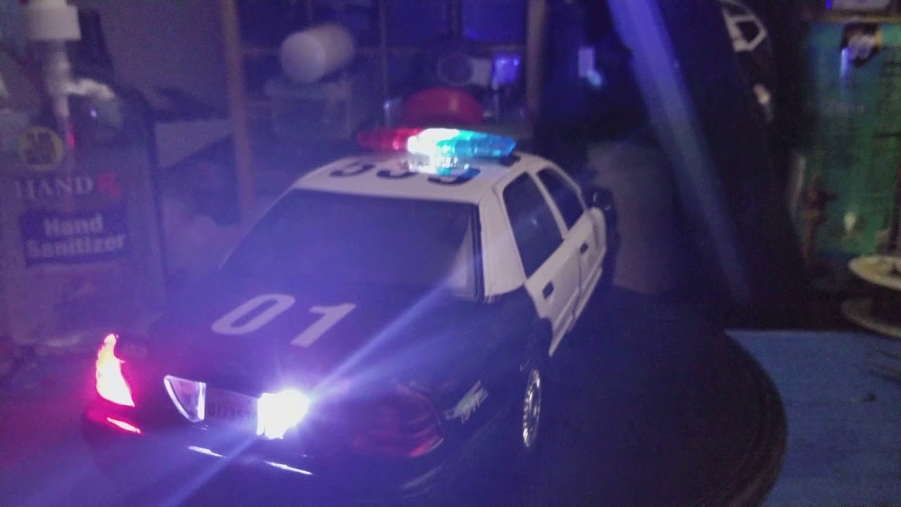 1/18 LAPD police with lights flashing - YouTube
