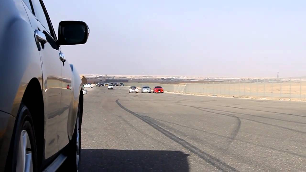 charger R:T vs Caprice ss 2010 vs aurion.MOV - YouTube