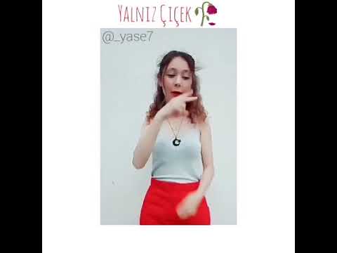 Aleyna Tilki yalnız çiçek işaret dili
