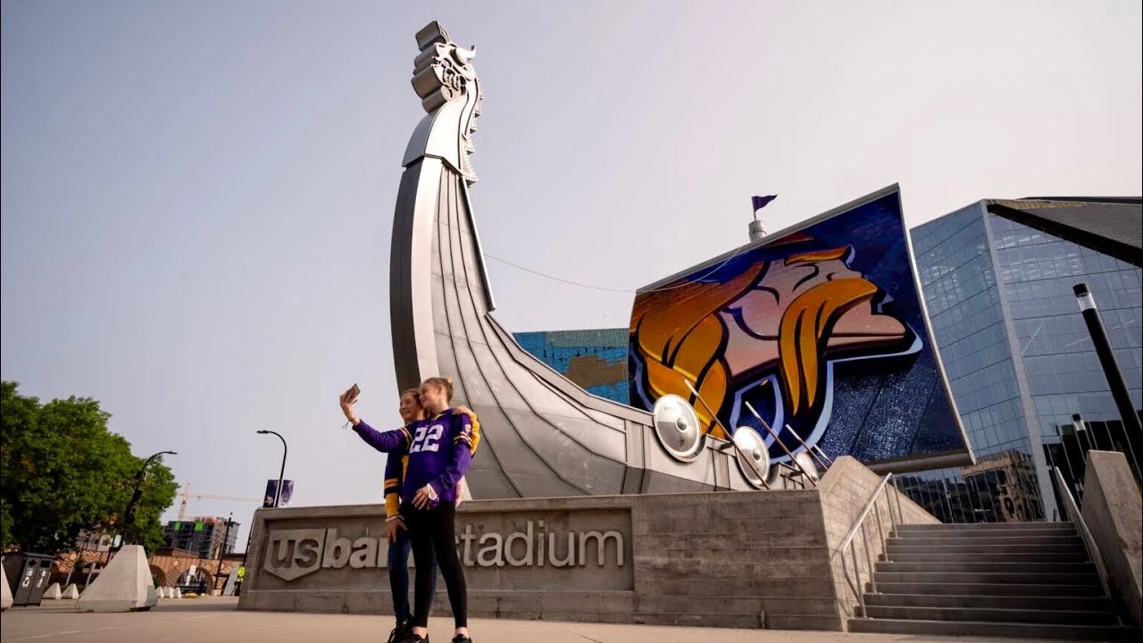 🛳US.BANK STADIUM LEGENDARY MINNESOTA VIKINGS LEGACY SHIP - YouTube