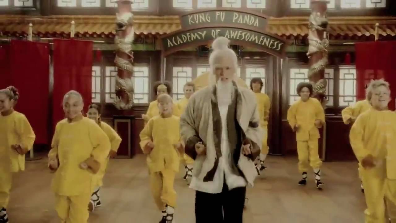 YouTube- Kung Fu Fighting - Cee lo Feat. Jack Black (in HD).mp4 - YouTube