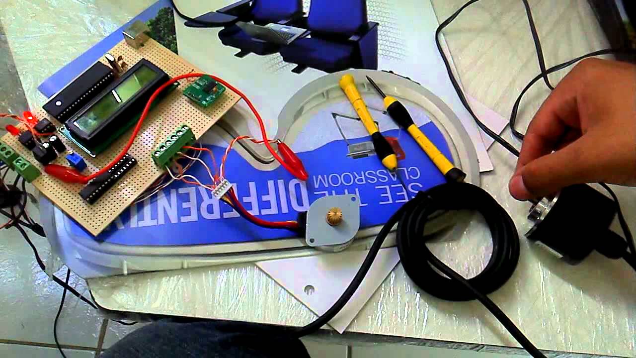 Proyecto con PIC, encoder y motor a pasos - YouTube