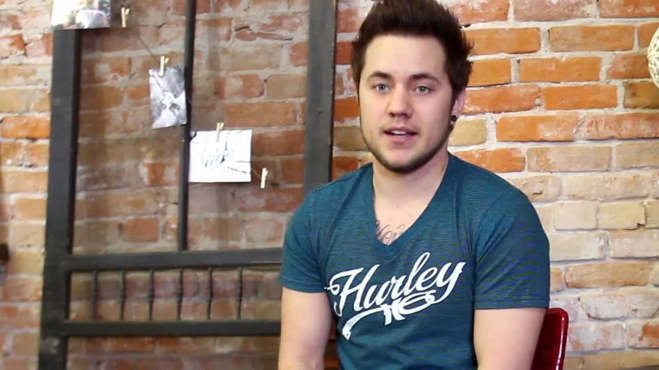 Transgender musician seeks spotlight - YouTube