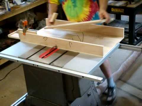 Shop Technique: DIY panel cutter for the tablesaw - YouTube