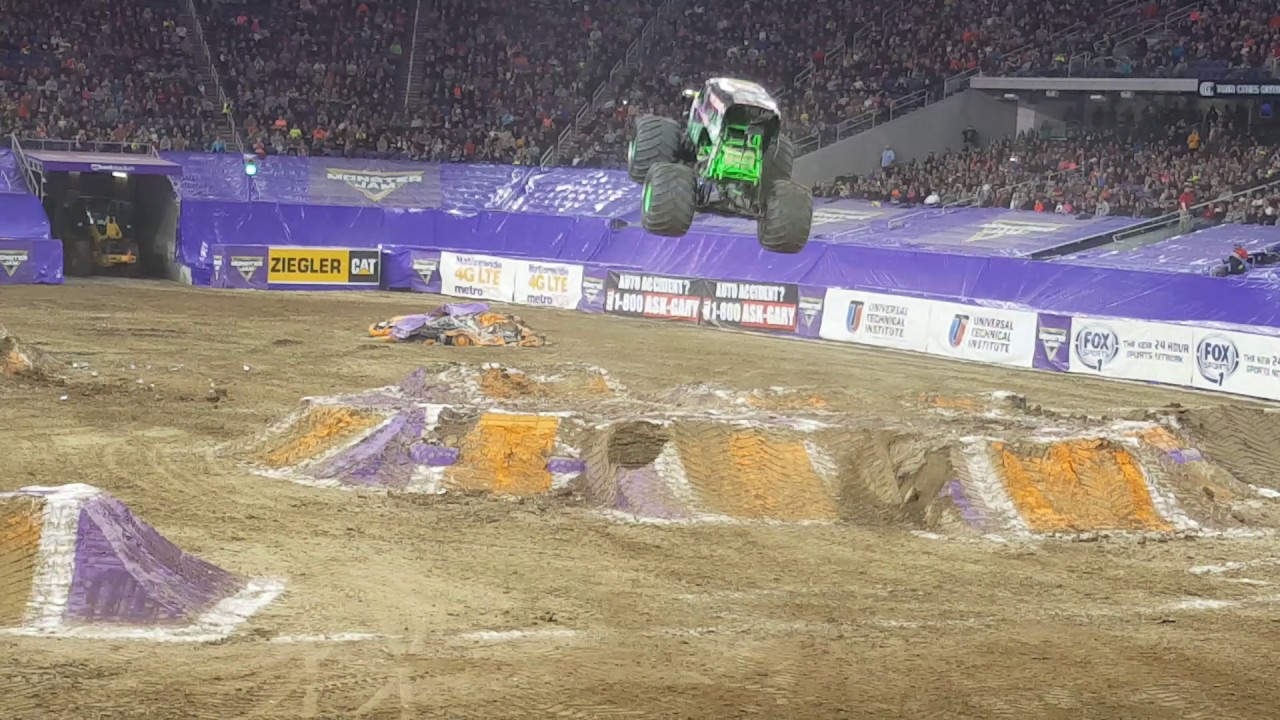 Monster Jam Minneapolis 2016 - YouTube