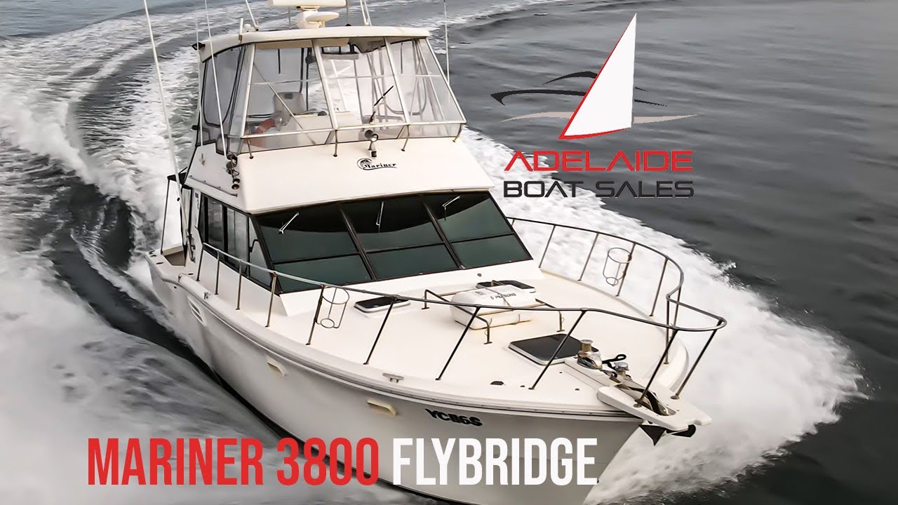 Mariner 3800 Flybridge - YouTube