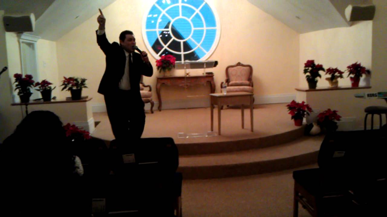 Pastor Daniel Predicando en nuestra Iglesia - YouTube