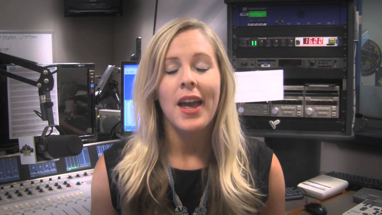 Demi Lovato Vs. Selena Gomez and Lindsay Lohan Sues Grand Theft Auto ...