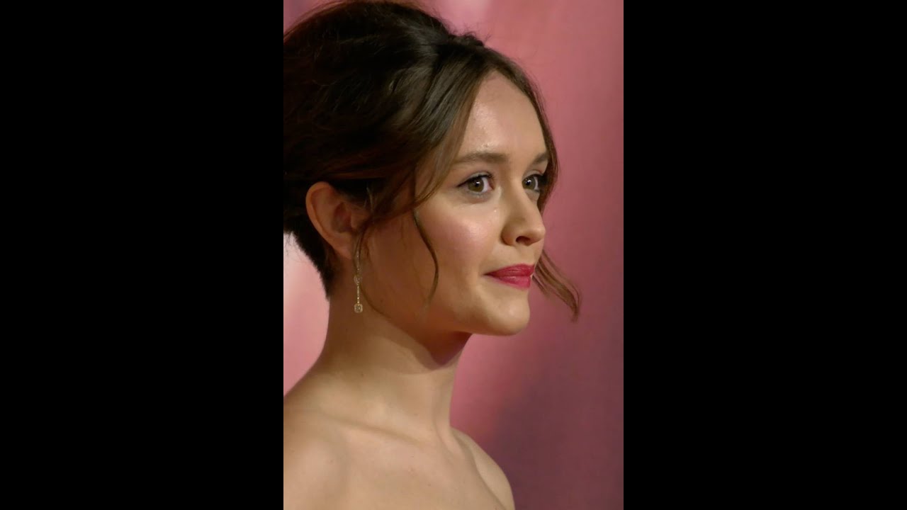 Red on Rule: 5 Stars Who Slayed the Scarlet Carpet - YouTube