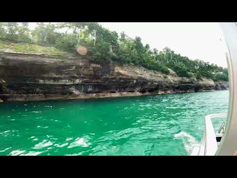 Cruise along Pictured Rocks National Lakeshore